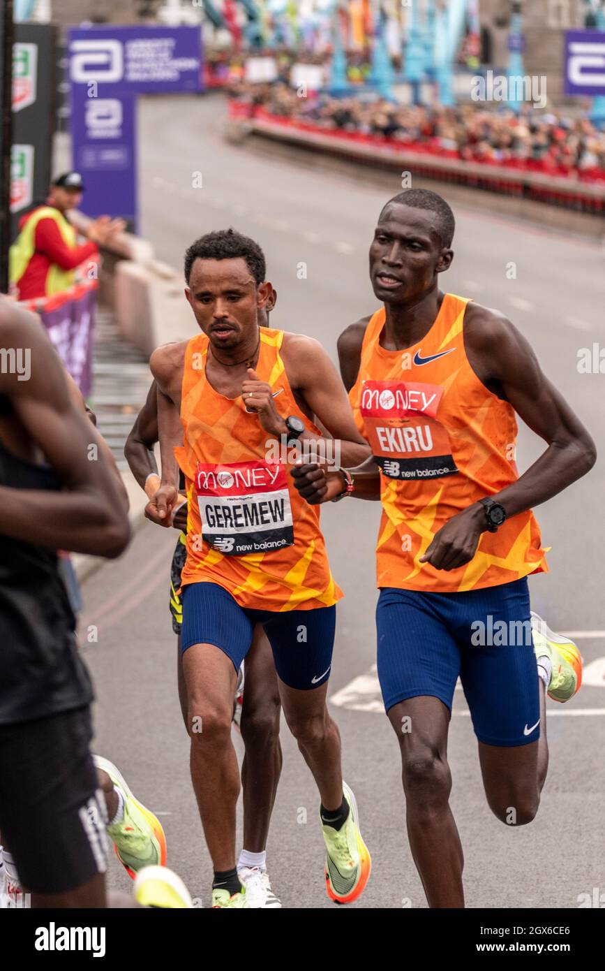 Mosinet Geremew and Titus Ekiru racing in the Virgin Money London ...