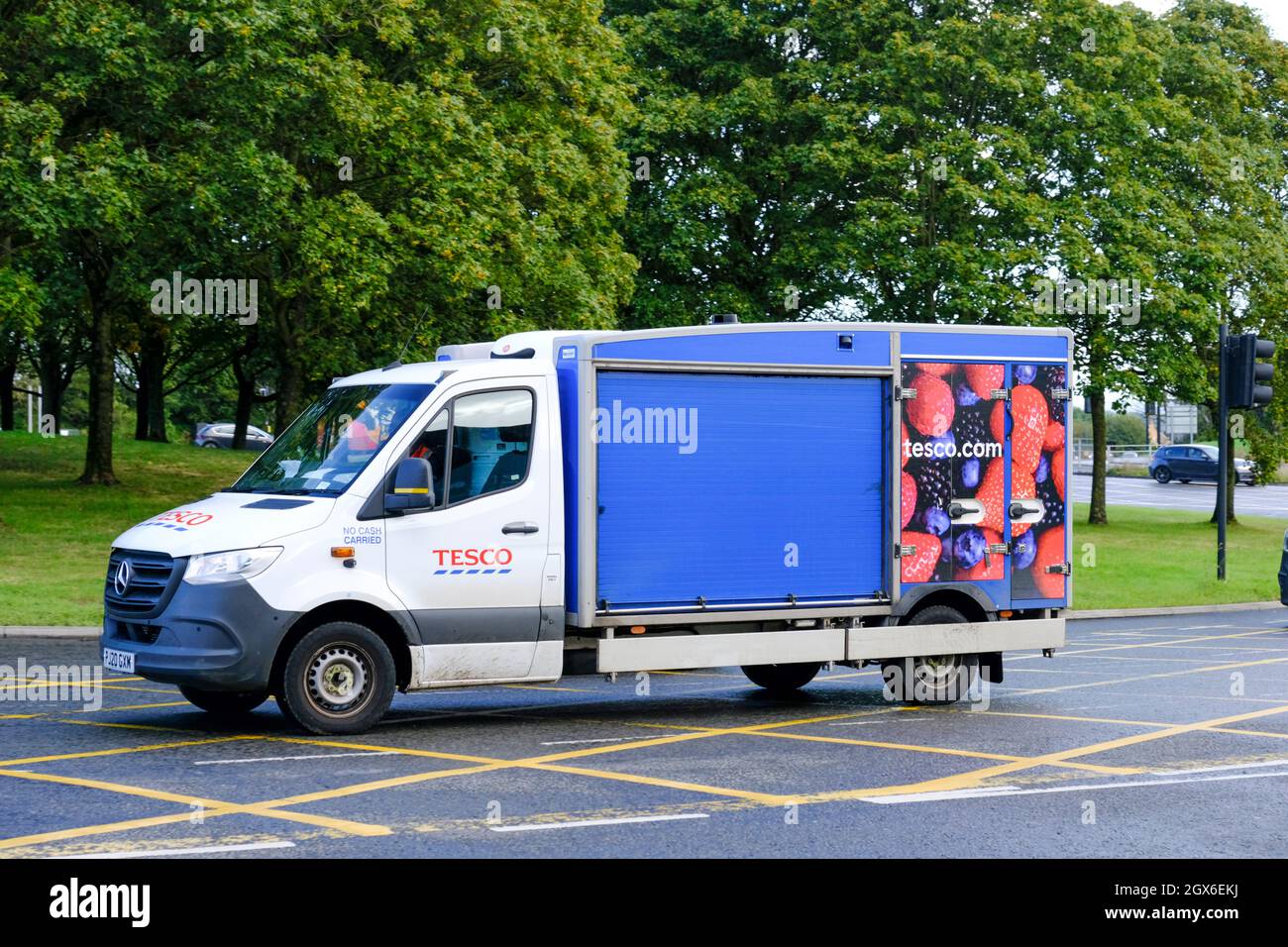 Tesco delivery van hi-res stock photography and images - Alamy
