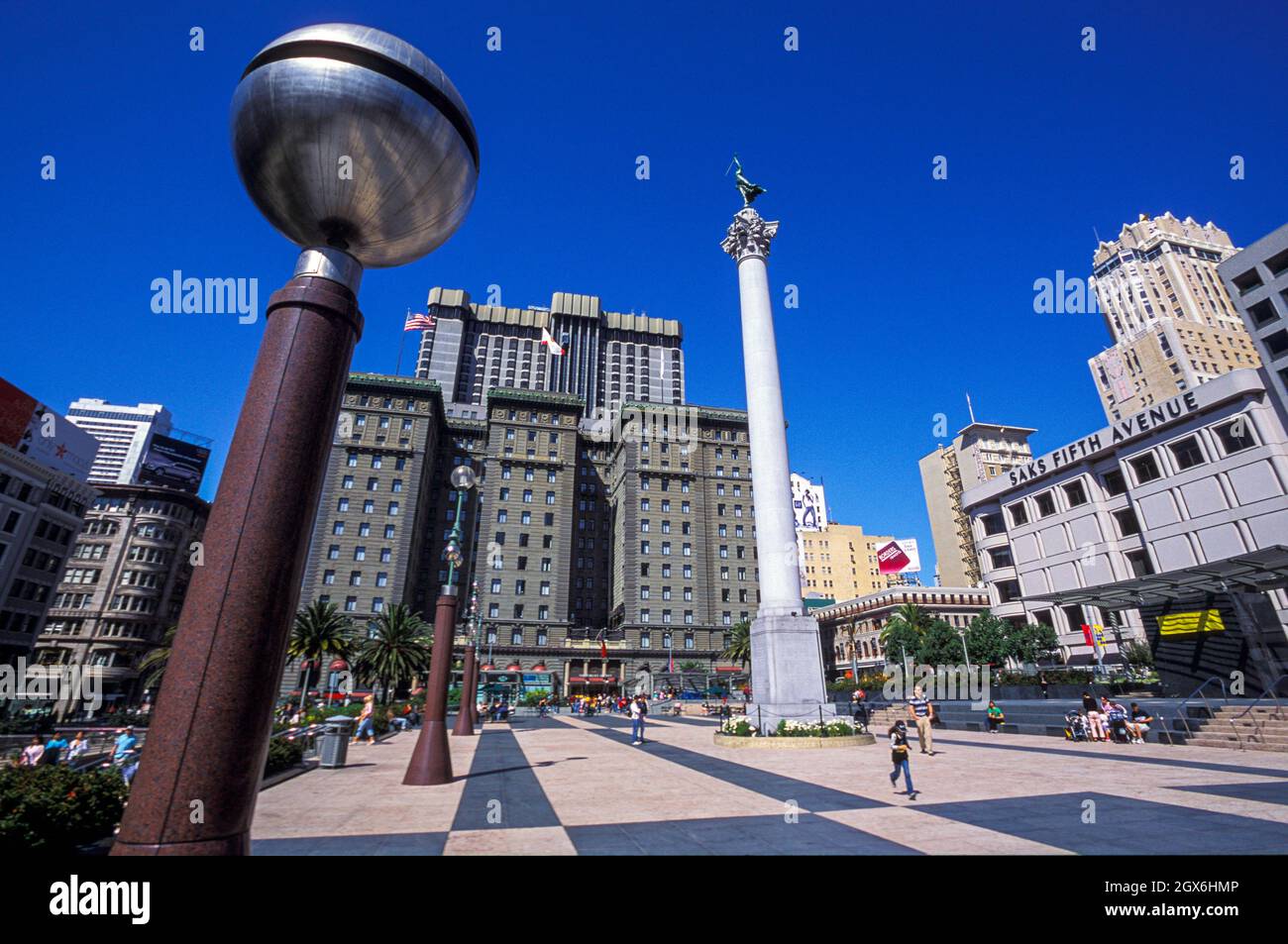 Sculptor newton tharp hi-res stock photography and images - Alamy