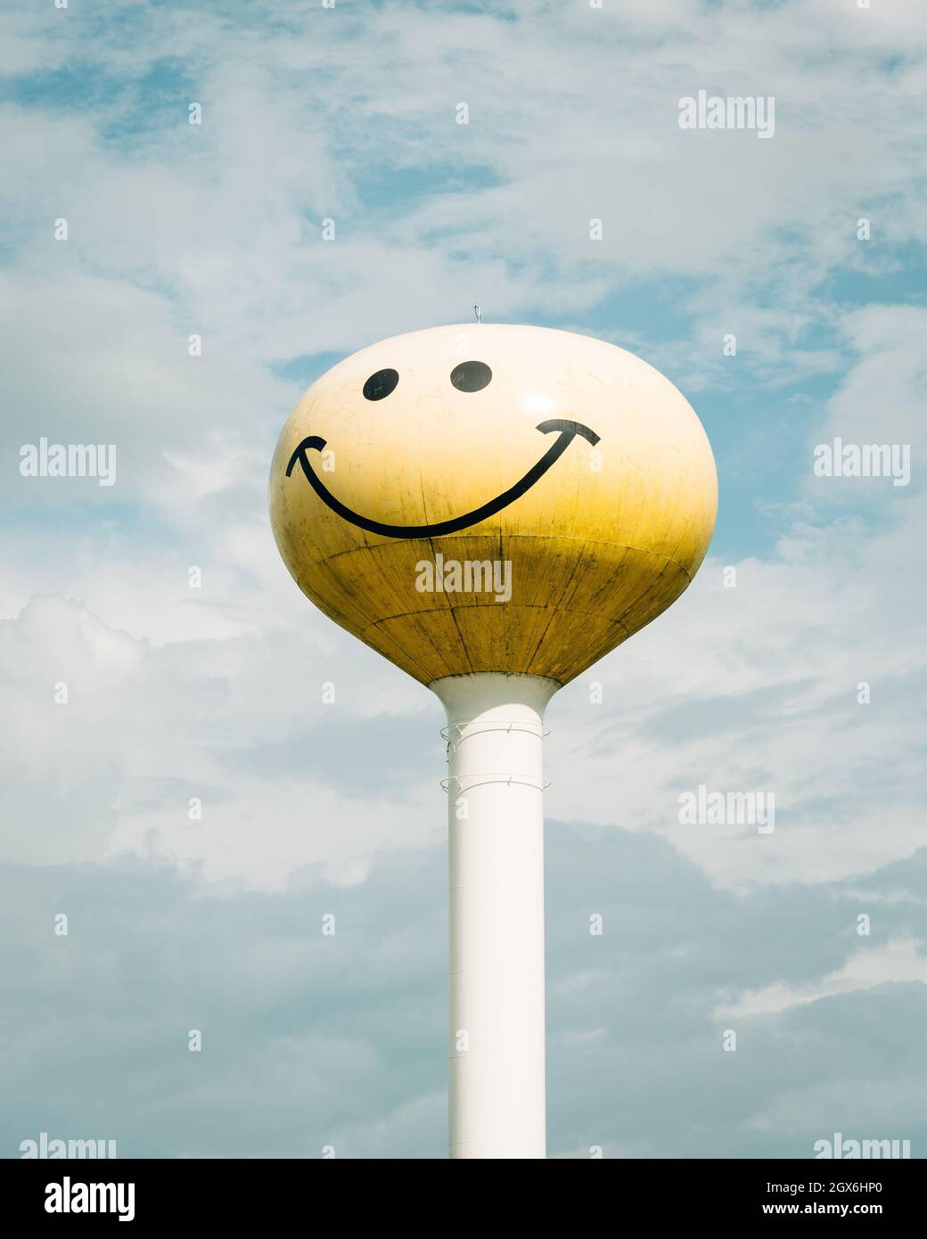 Smiley face on water tower hi-res stock photography and images - Alamy