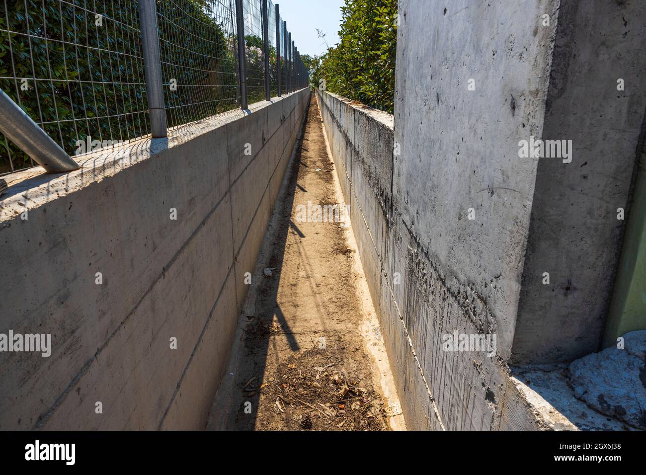 Stormwater drain hi-res stock photography and images - Alamy