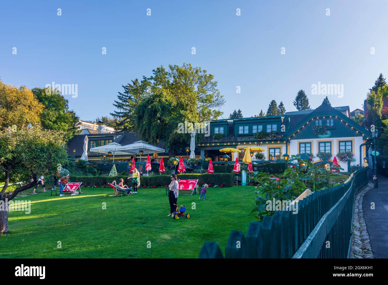 Wien, Vienna: tavern Heuriger Zeiler am Hauerweg in Neustift am Walde ...
