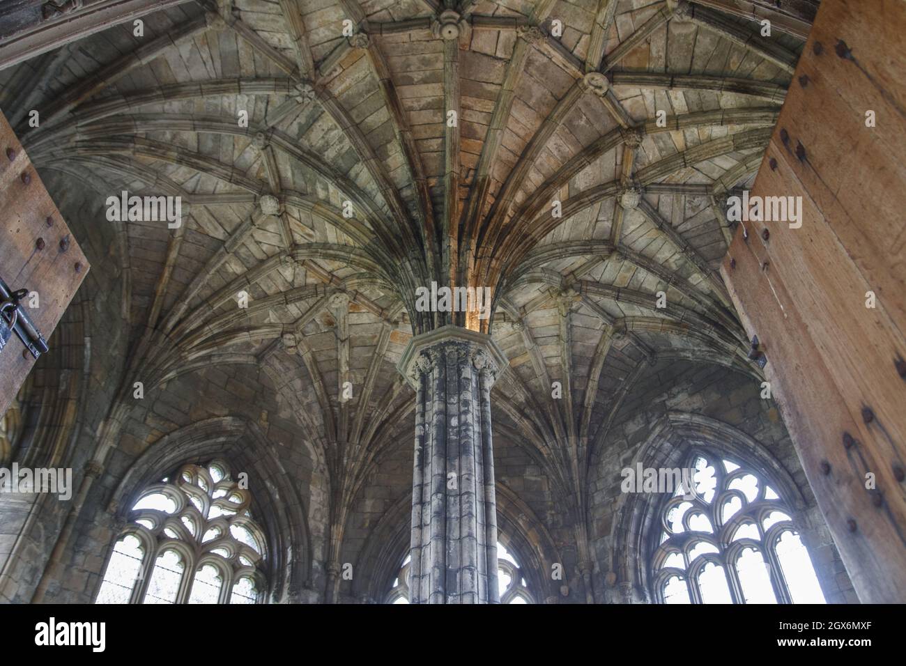 Low-angle shot of the chapter house vaulted ceiling of the famous ...