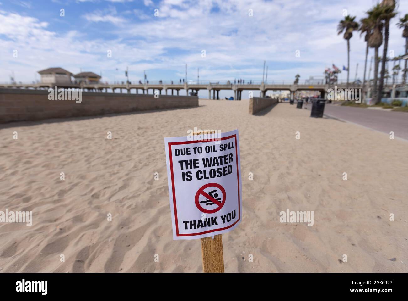 Oil spill warning sign hi-res stock photography and images - Alamy
