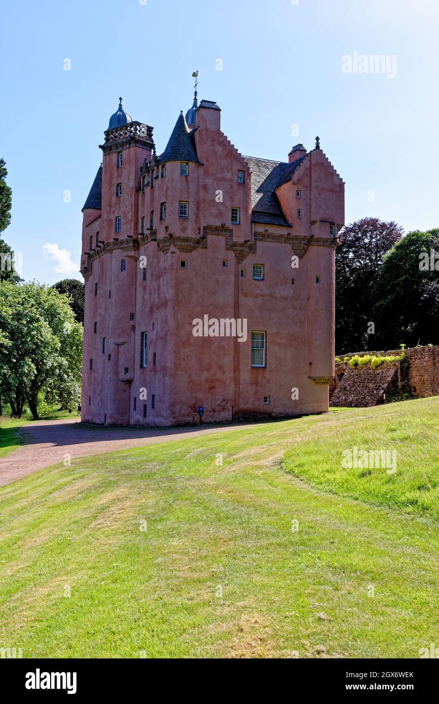 Harled stone hi-res stock photography and images - Alamy