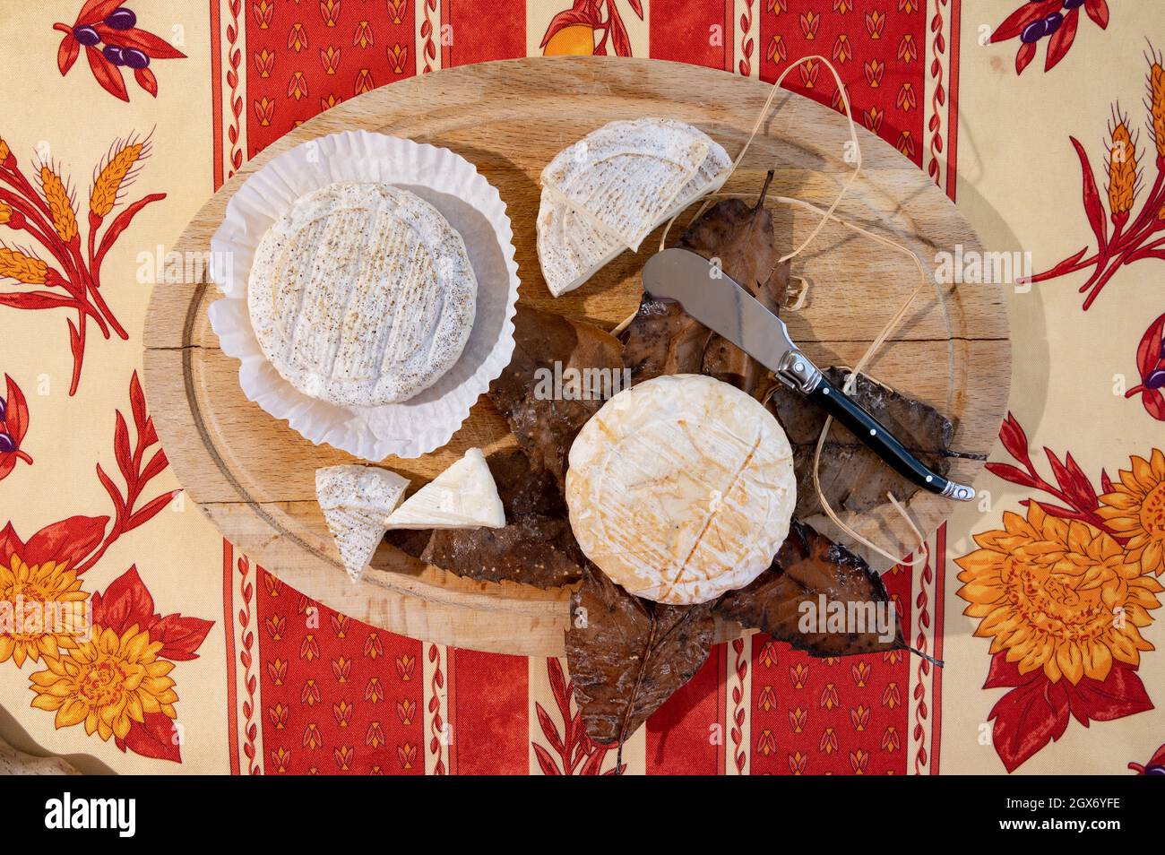 Tastes of Provence, ancient small goat cheese Banon a la feuille ...