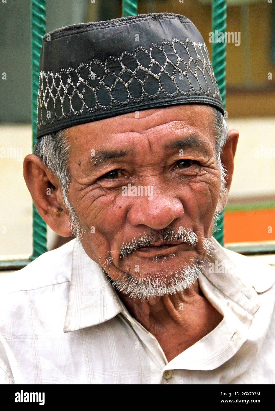 Muslim hat hi-res stock photography and images - Alamy