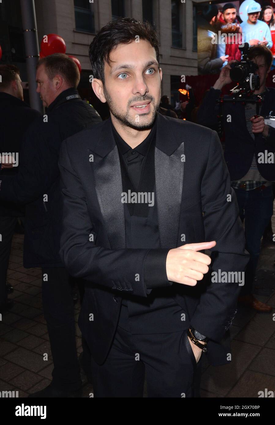 London. UK. Magician, Dynamo (AKA Steven Frayne) opens the Harrods ...