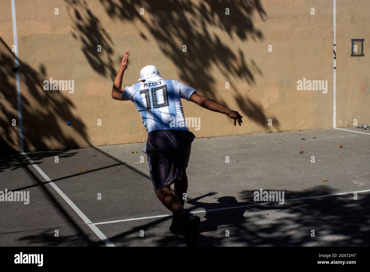 New York, NY, USA. 26th Sep, 2021. Handball players at a court in the ...