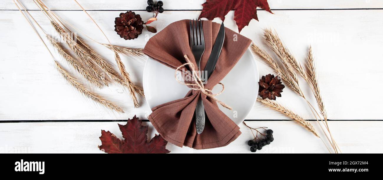 Happy Thanksgiving Day. Festive table setting on a white background ...