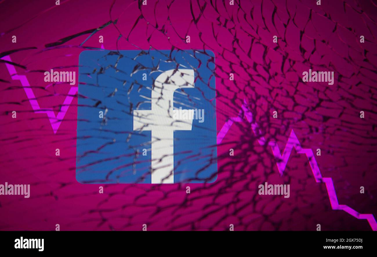 Facebook logo broken hi-res stock photography and images - Alamy