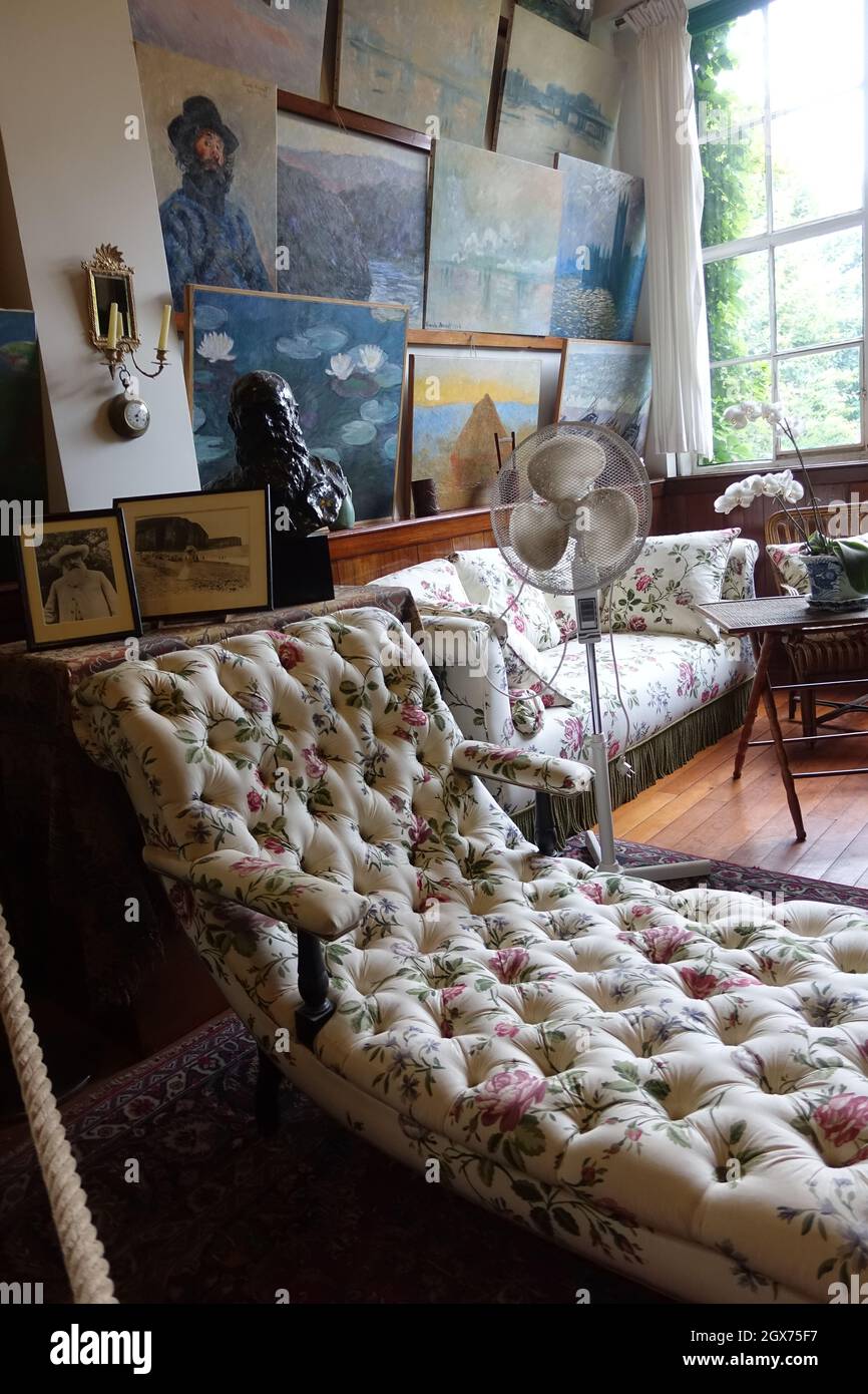 Monet house interior hi-res stock photography and images - Alamy