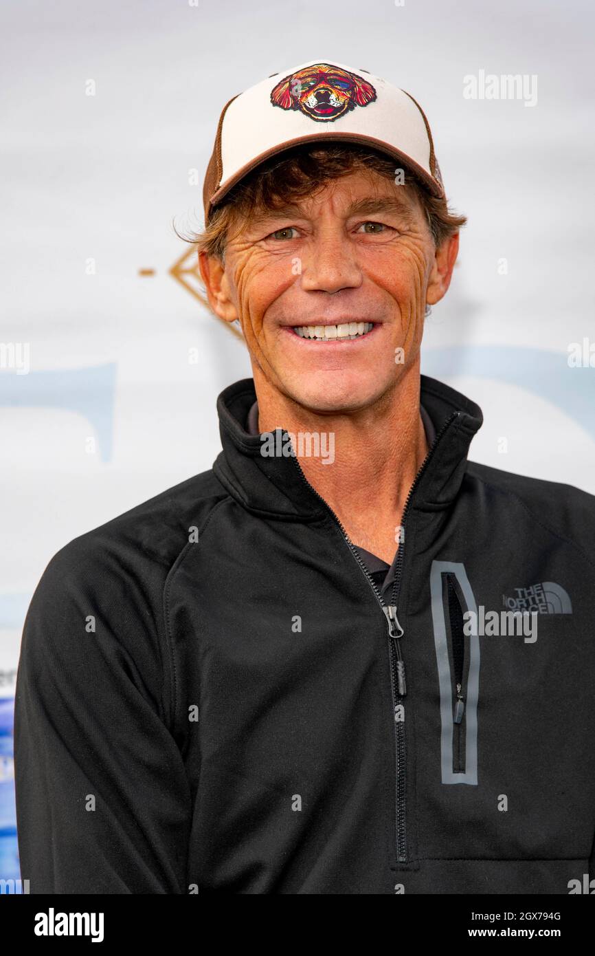 George lopez red carpet event hi-res stock photography and images - Alamy