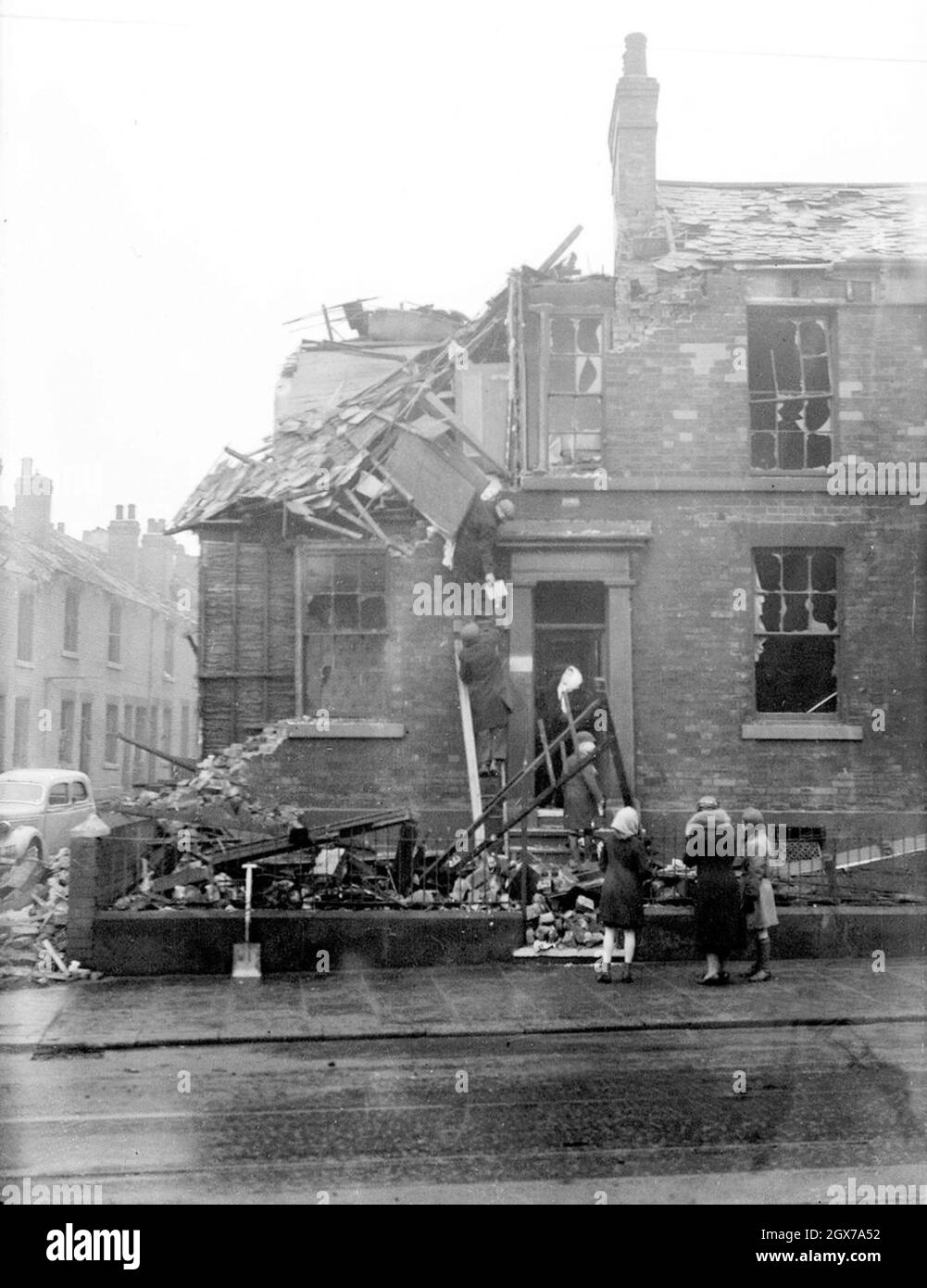 Bombed house hi-res stock photography and images - Alamy