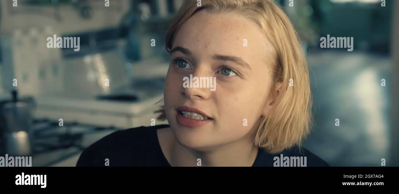 JE SUIS KARL, Luna Wedler, 2021. © Netflix / courtesy Everett ...