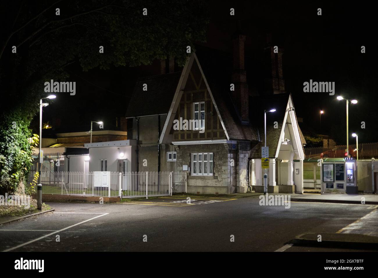 Kenley station hi-res stock photography and images - Alamy