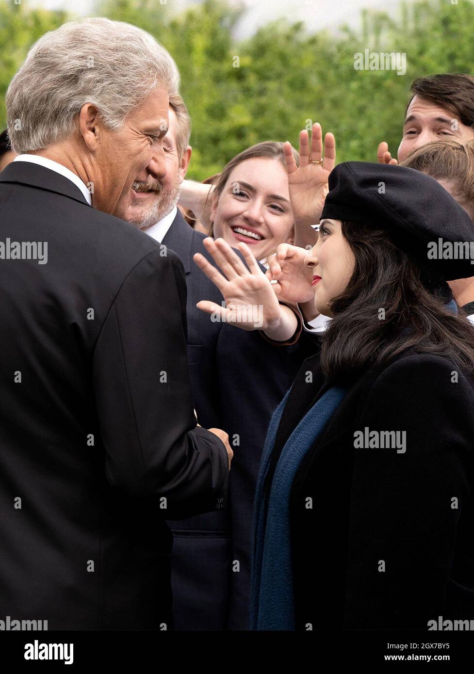 Monica Lewinsky Hat Meet The Cast Of 'American Crime Story: