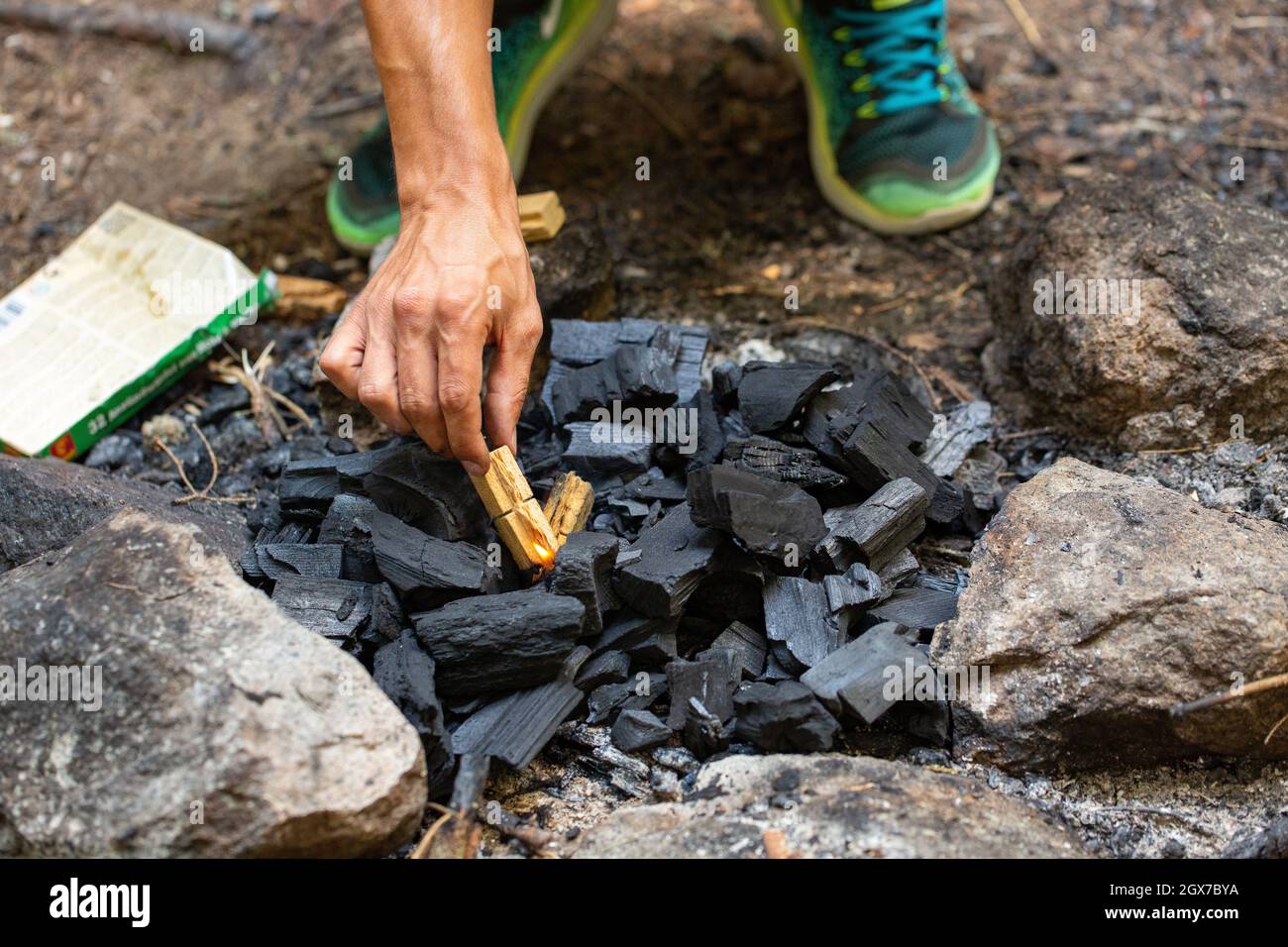 Man making fire with stone hi-res stock photography and images - Alamy