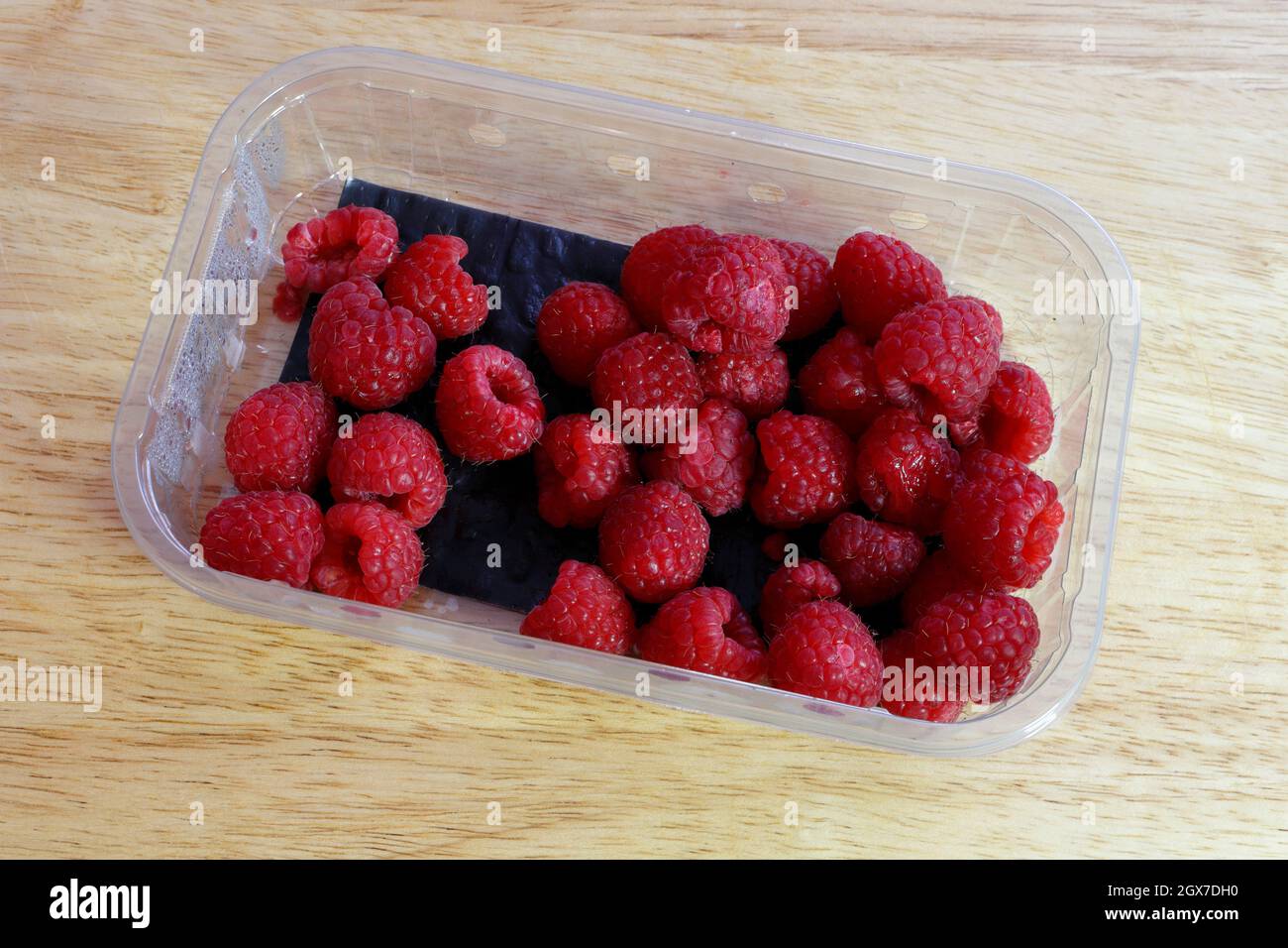 Plastic packaging fruit hi-res stock photography and images - Alamy