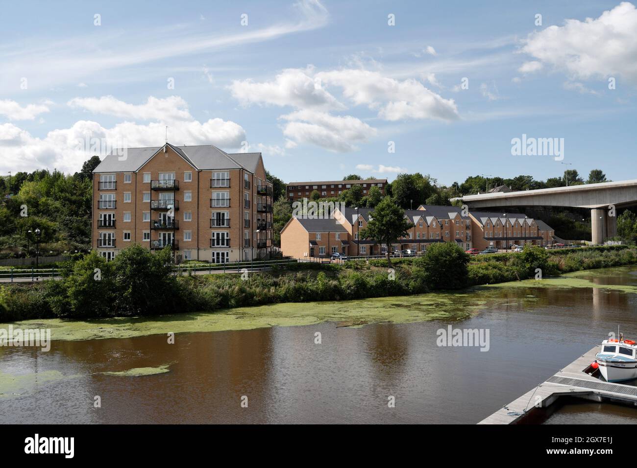 Riverside waterside hi-res stock photography and images - Alamy