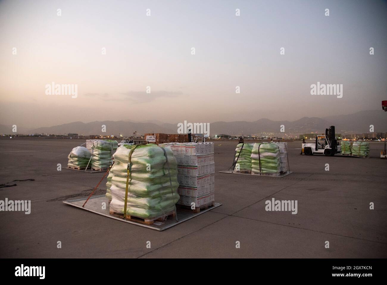 Iranian red crescent society hi-res stock photography and images - Alamy