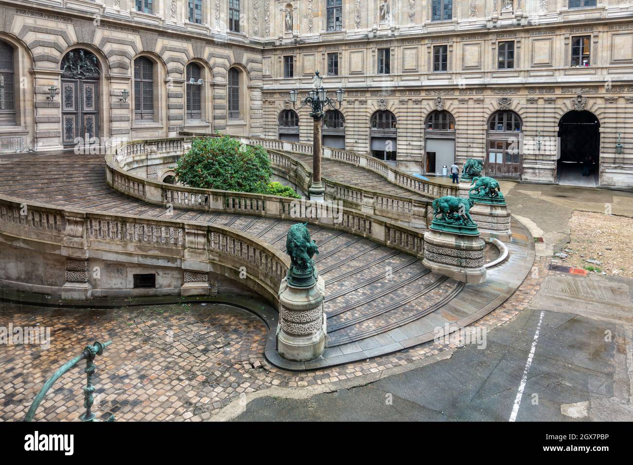 Courtyard at the Louvre in Paris, France Stock Photo - Alamy