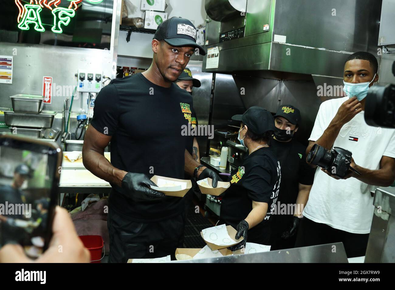 Mexican basketball player hi-res stock photography and images - Alamy