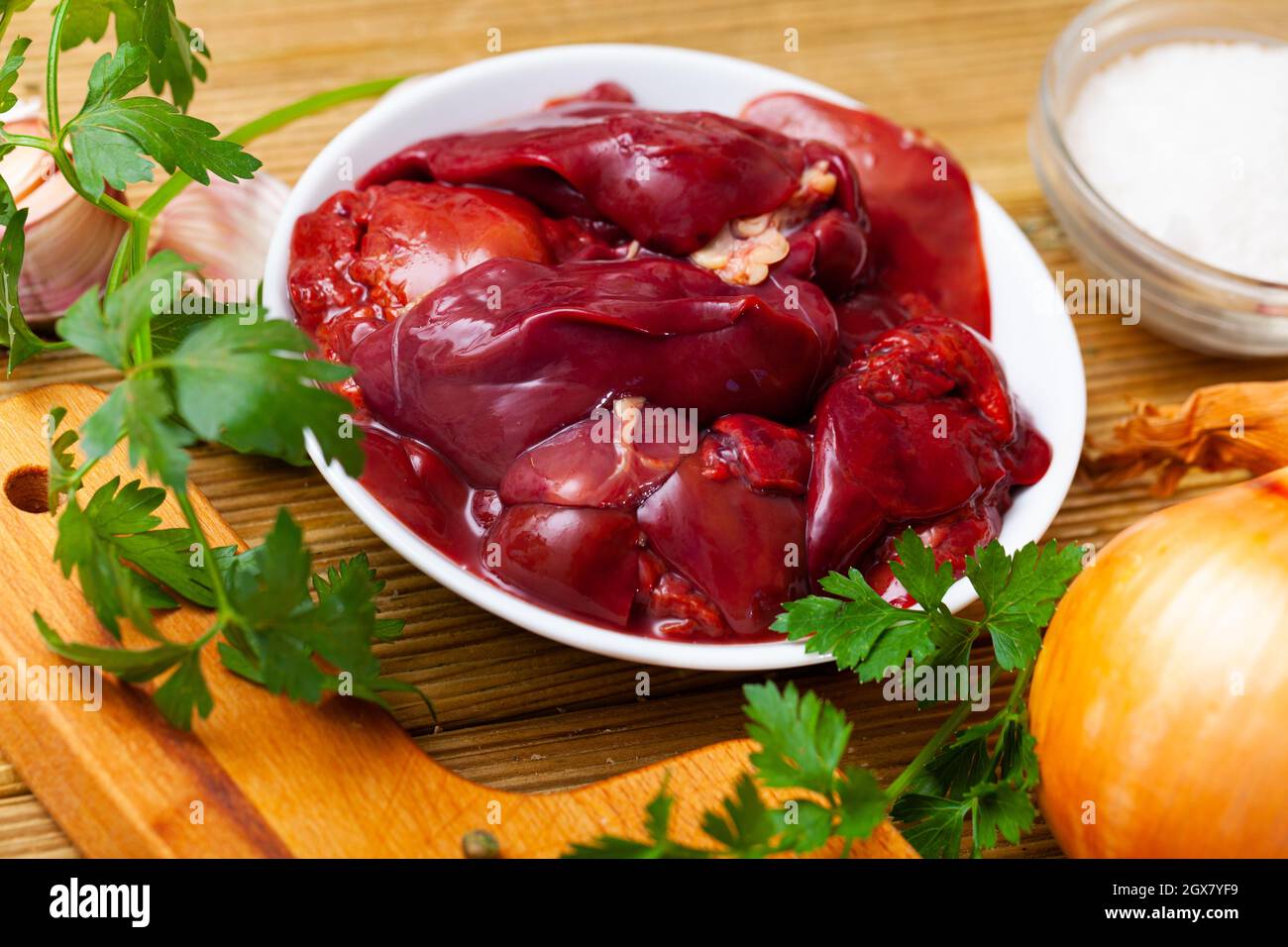 Raw chicken liver Stock Photo - Alamy
