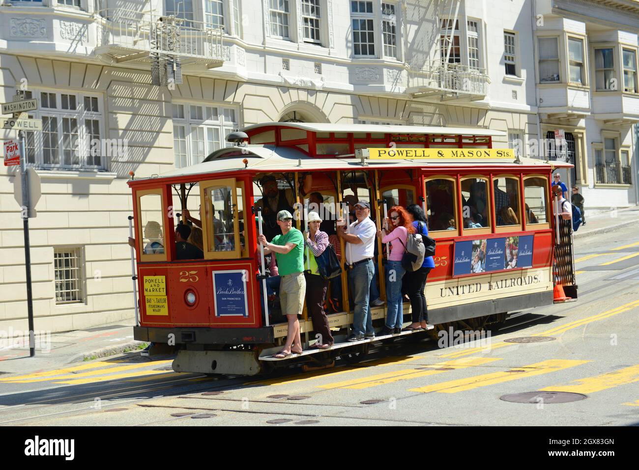 Powell mason cable car in hi-res stock photography and images - Alamy