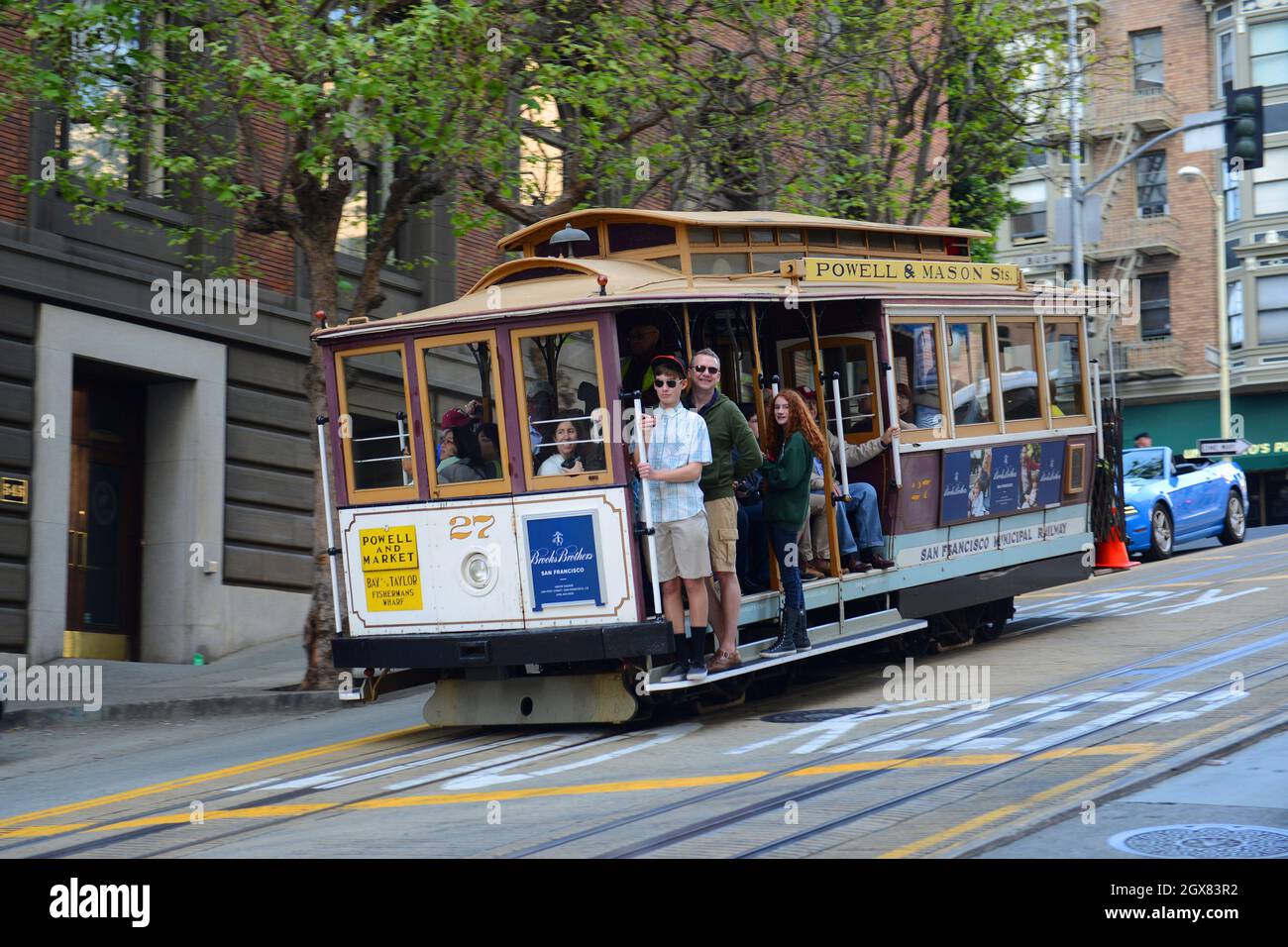 Powell mason cable car in hi-res stock photography and images - Alamy