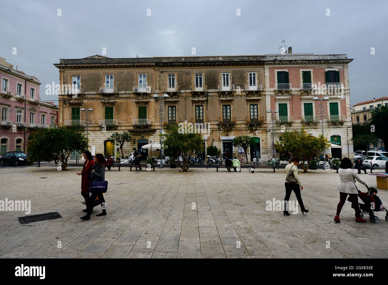 Catania old building hi-res stock photography and images - Alamy