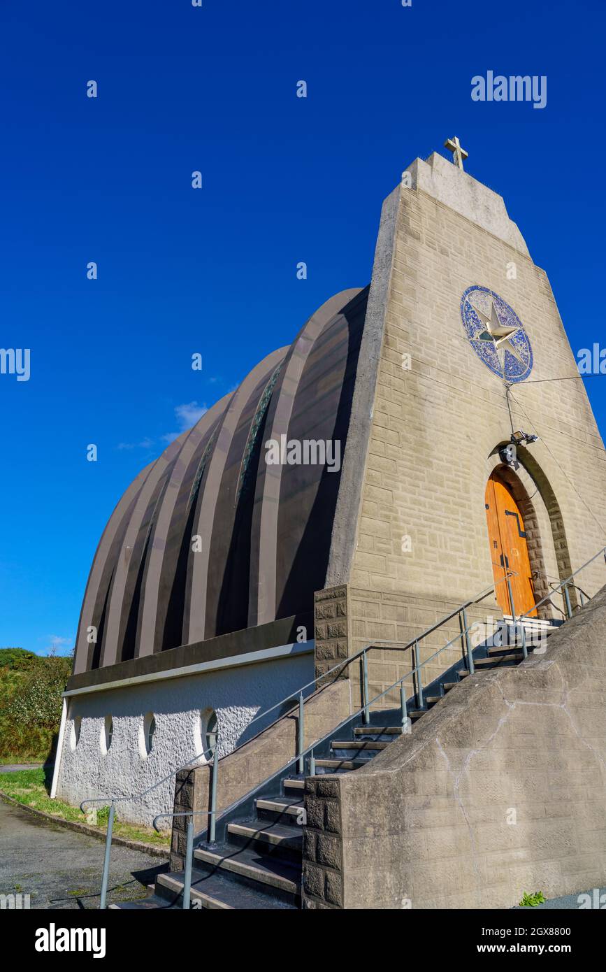 Roman catholic clergy view hi-res stock photography and images - Alamy