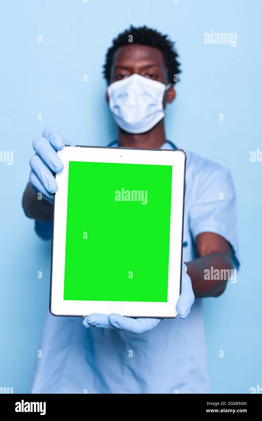Vertical green screen hi-res stock photography and images - Alamy