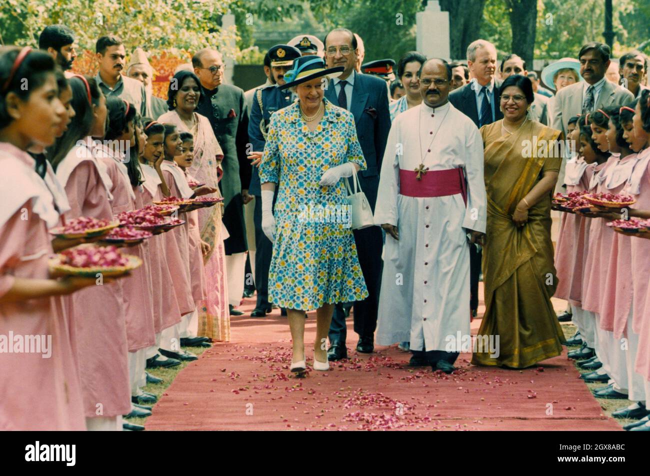 The Queen on her official visit to Pakistan Stock Photo - Alamy