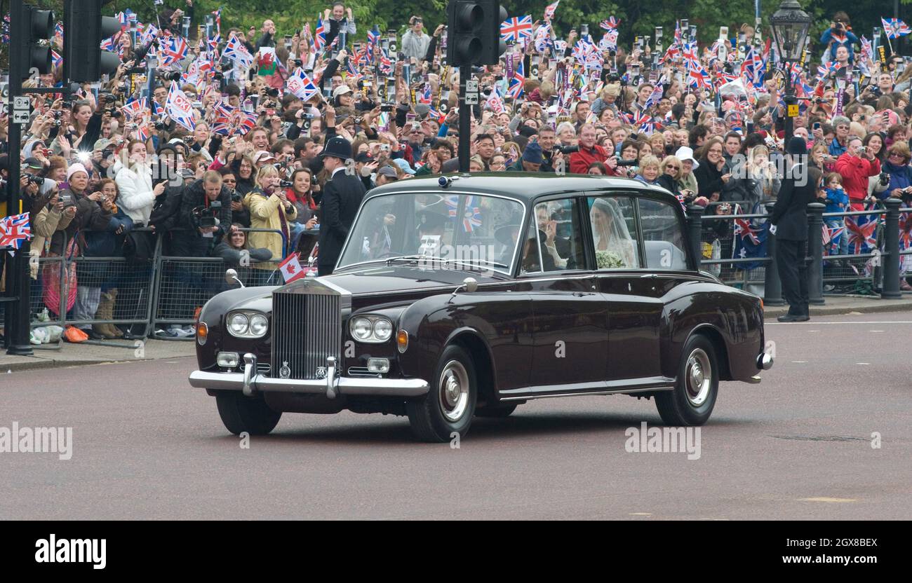Catherine Middleton travels to Westminster Abbey by car with her father ...