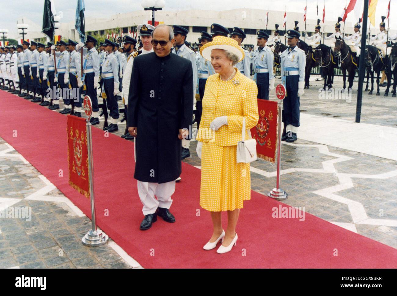 The Queen on her official visit to Pakistan Stock Photo - Alamy