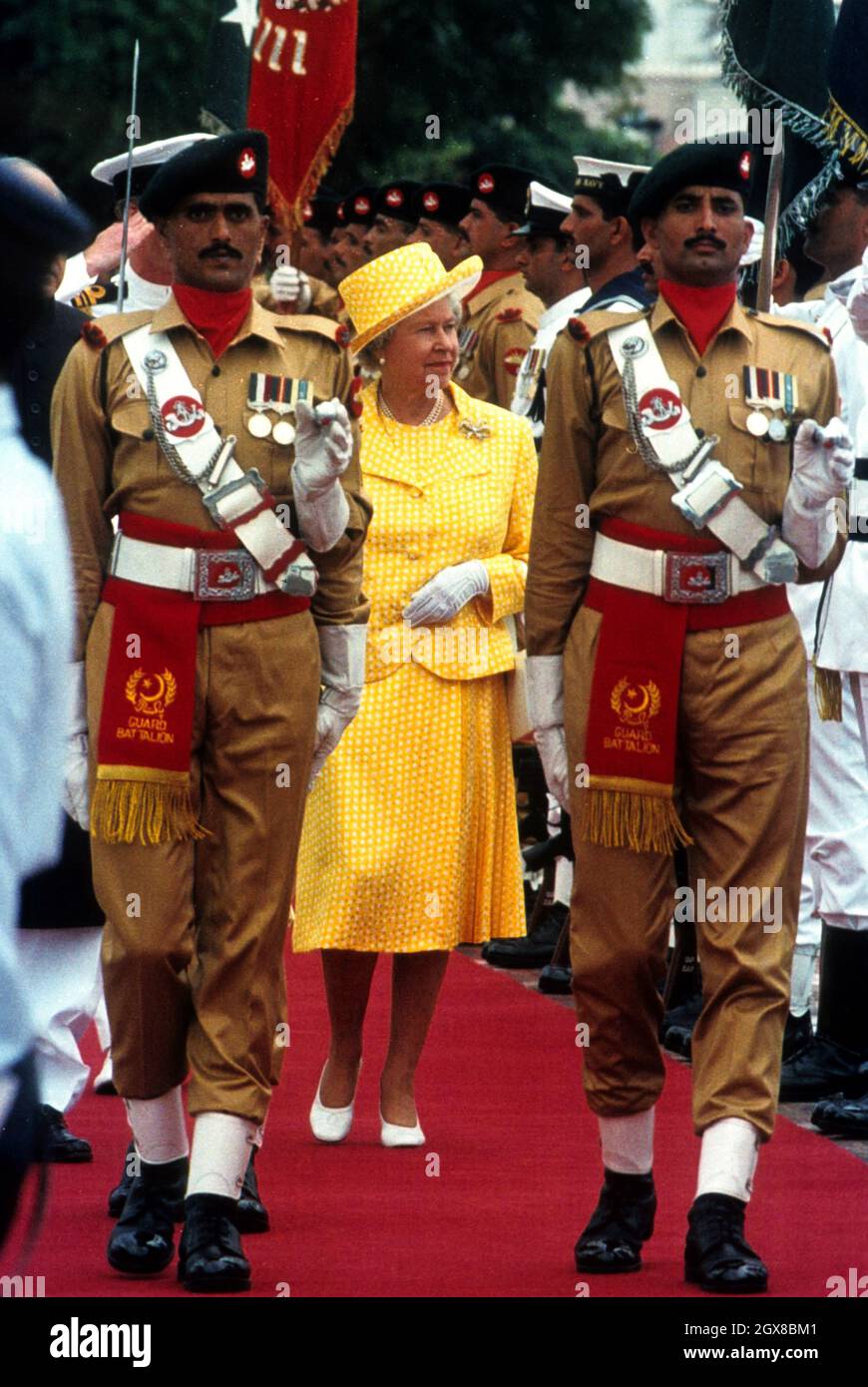 The Queen on her official visit to Pakistan Stock Photo - Alamy