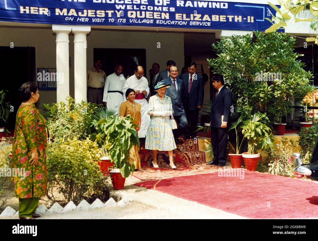 The Queen on her official visit to Pakistan Stock Photo - Alamy