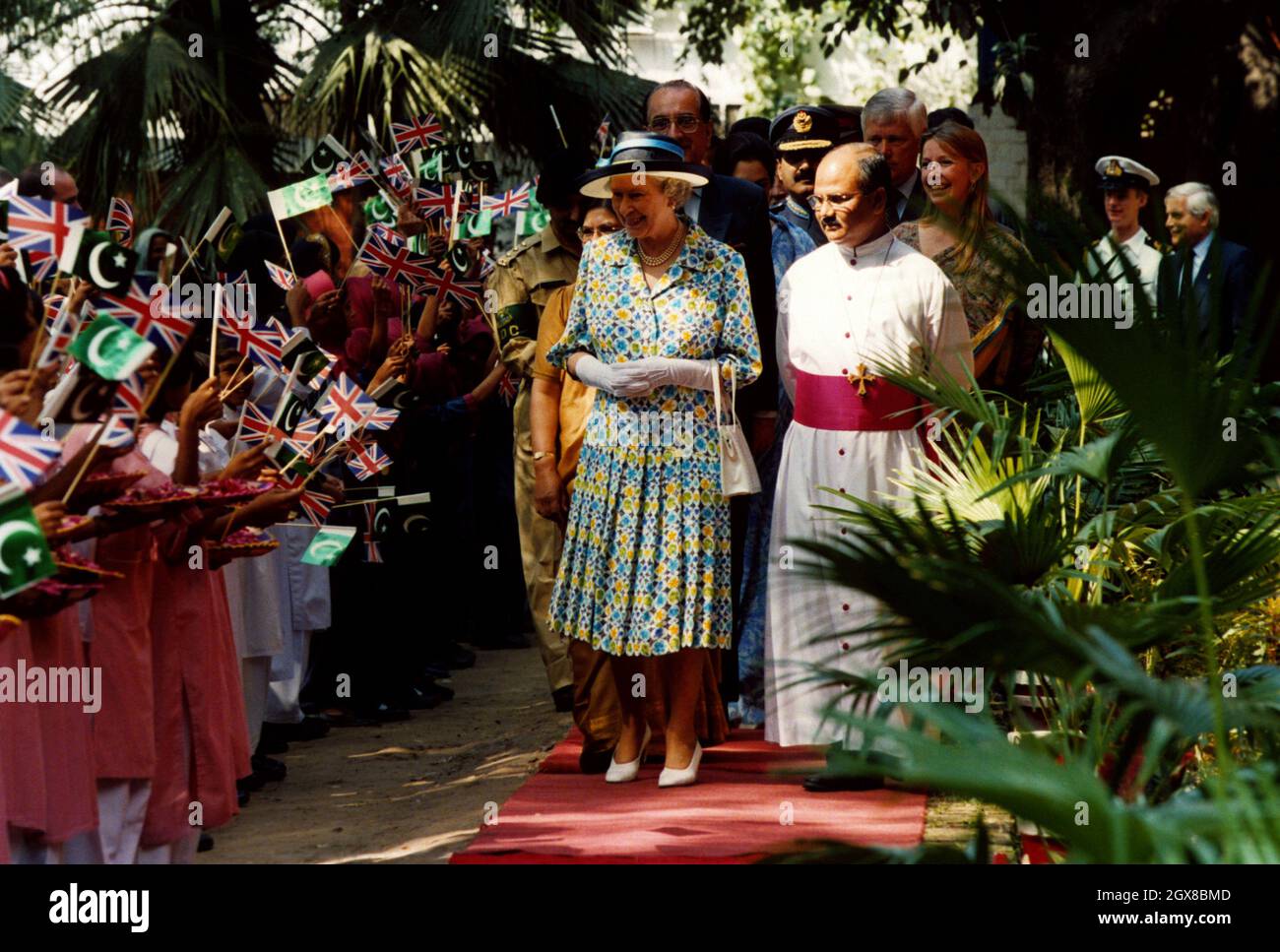The Queen on her official visit to Pakistan Stock Photo - Alamy