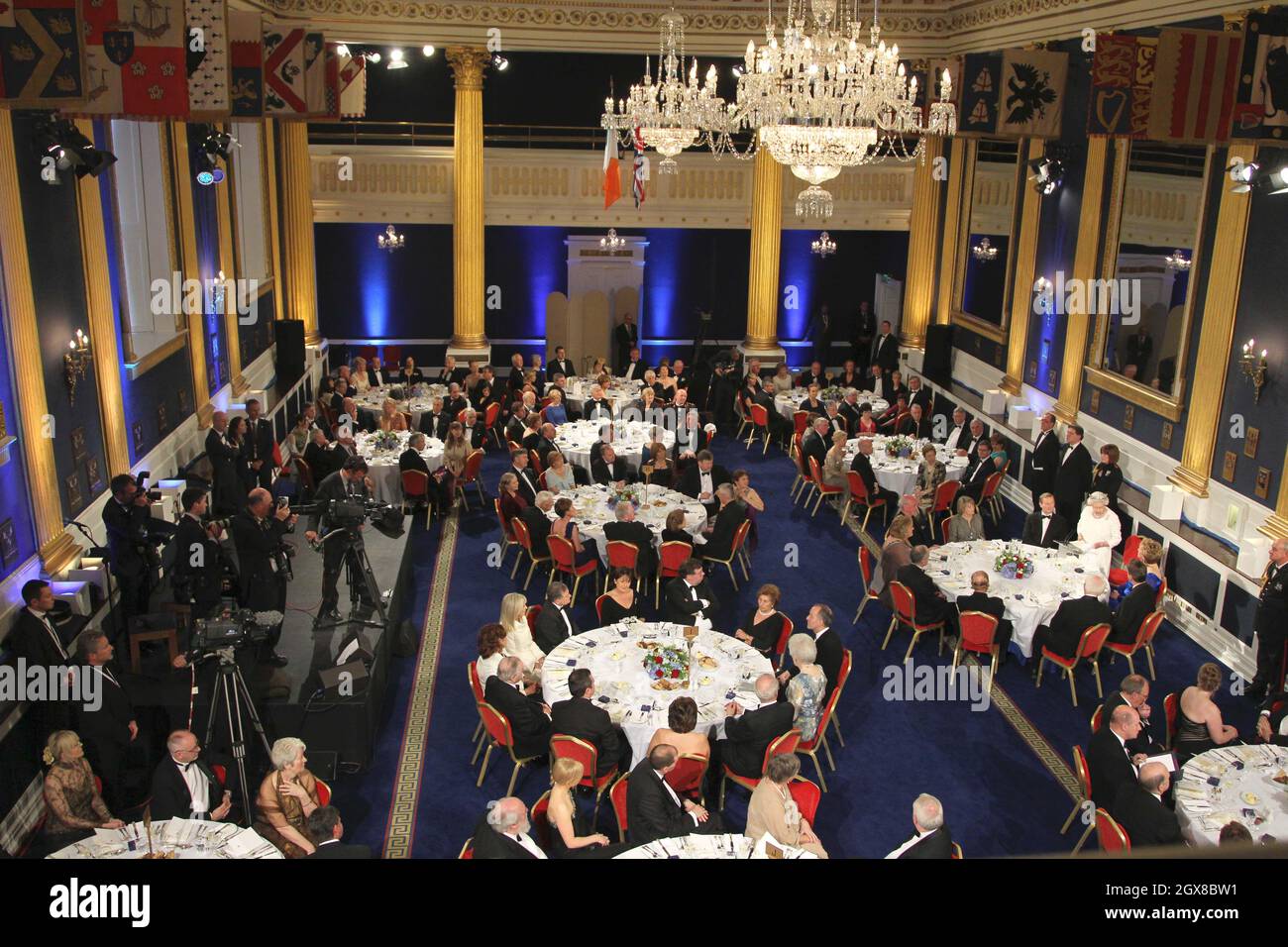 Queen Elizabeth II delivers a speech during a State Dinner at Dublin ...