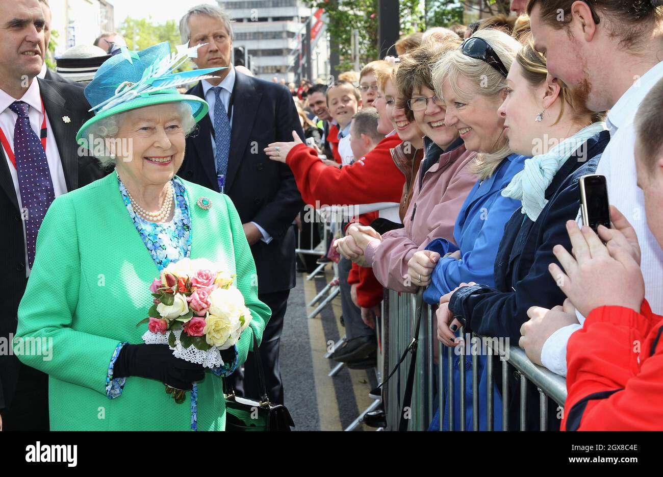 Queen Elizabeth II visits the English Market in Cork and makes in ...