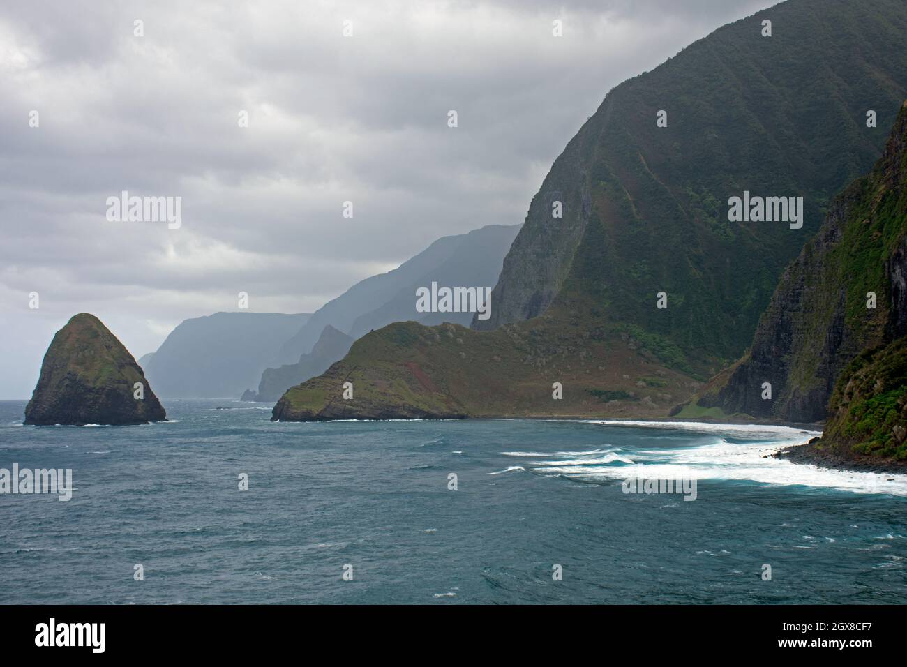 Molokai Mountains High Resolution Stock Photography and Images - Alamy