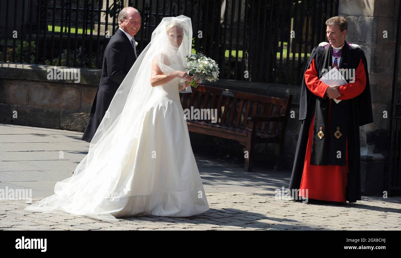 Zara Phillips, accompanied by her father Captain Mark Phillips. arrives ...