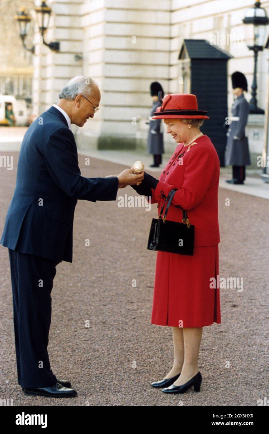 The Queen outside Buckingham Palace on Commonwealth country on ...