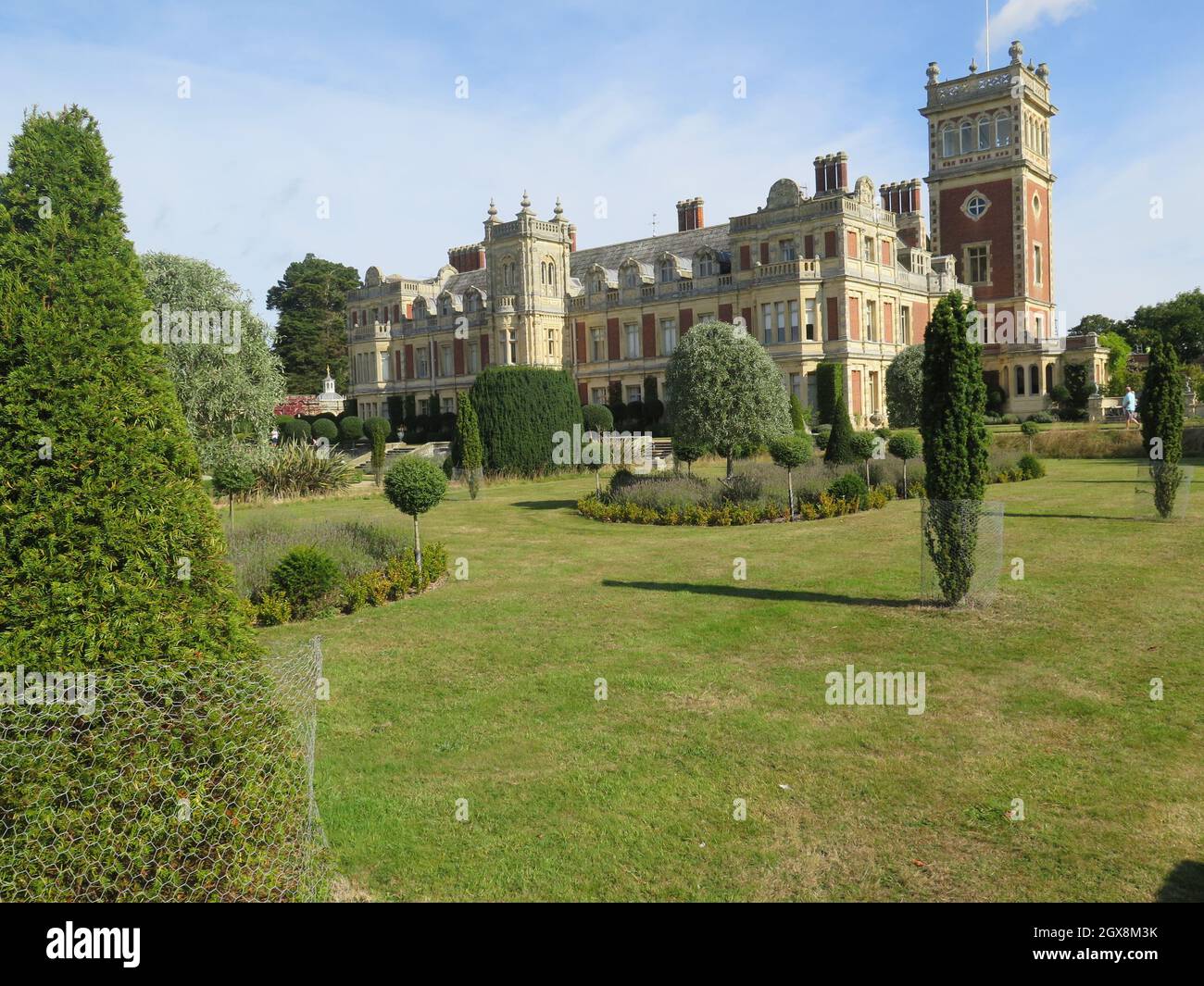 Somerleyton hall maze hi-res stock photography and images - Alamy
