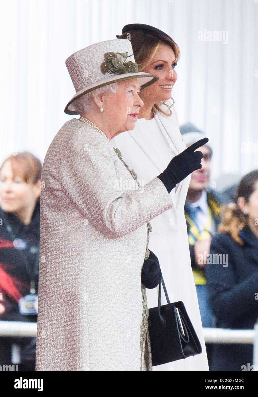Queen Elizabeth ll and Angelica Rivera, wife of Mexican President ...