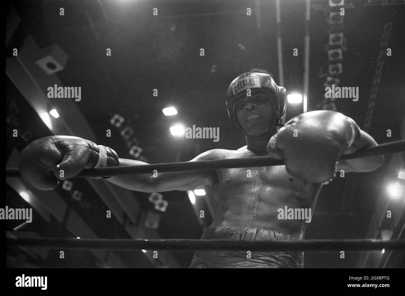 Heavyweight boxer Muhammad Ali trains for his fight against Oscar ...