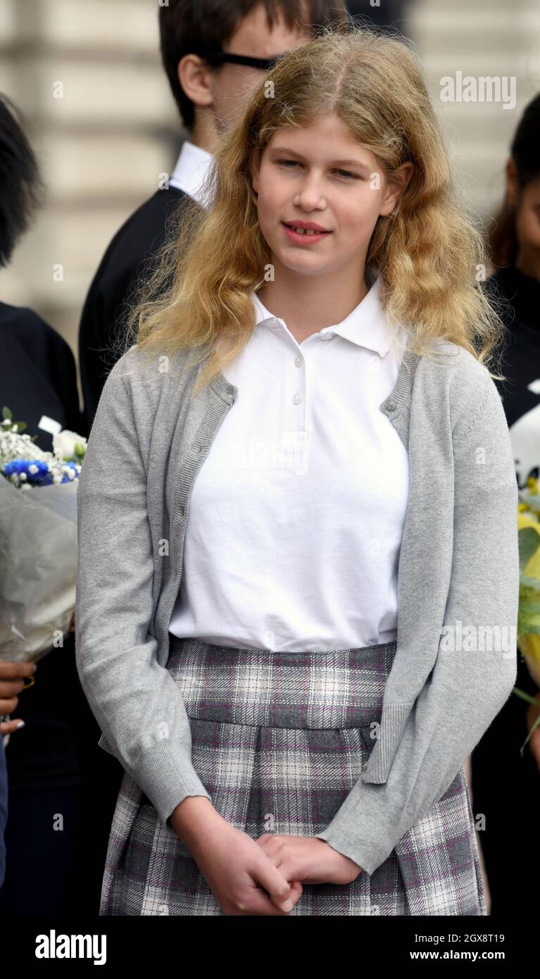 Lady Louise Windsor waits for her mother Sophie, Countess of Wessex to ...