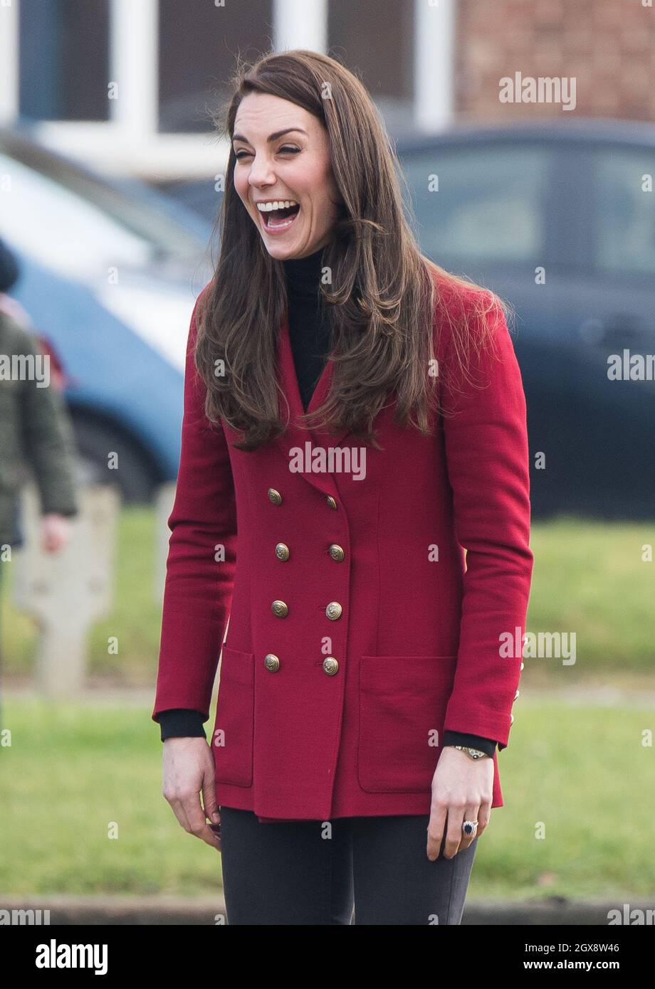 Kate middleton in jeans hi-res stock photography and images - Alamy