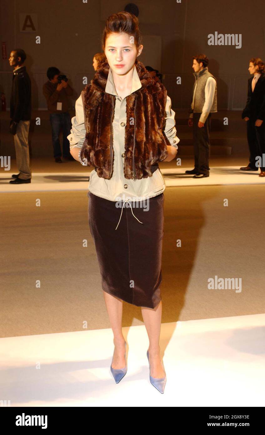 Models on the catwalk at the Perry Ellis 2004 Fashion Show in New York ...